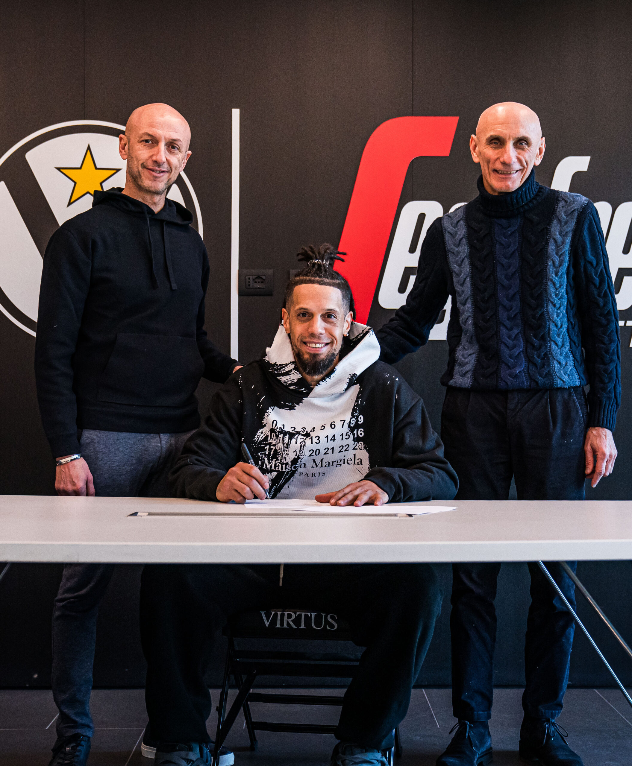 Daniel Hackett in bianconero until 2026!